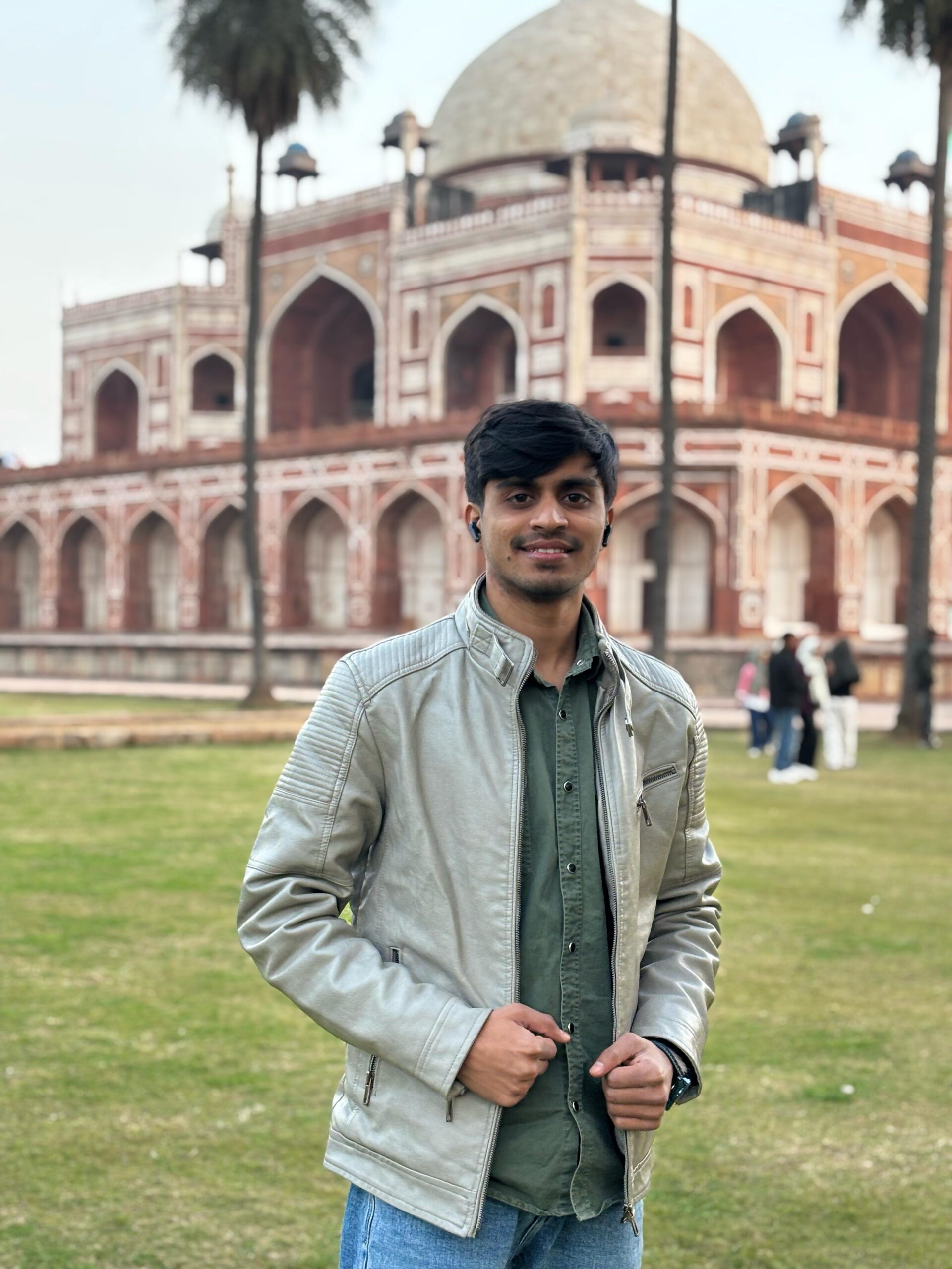 Mohammad Sohaib is a Tech Expert at Cashify